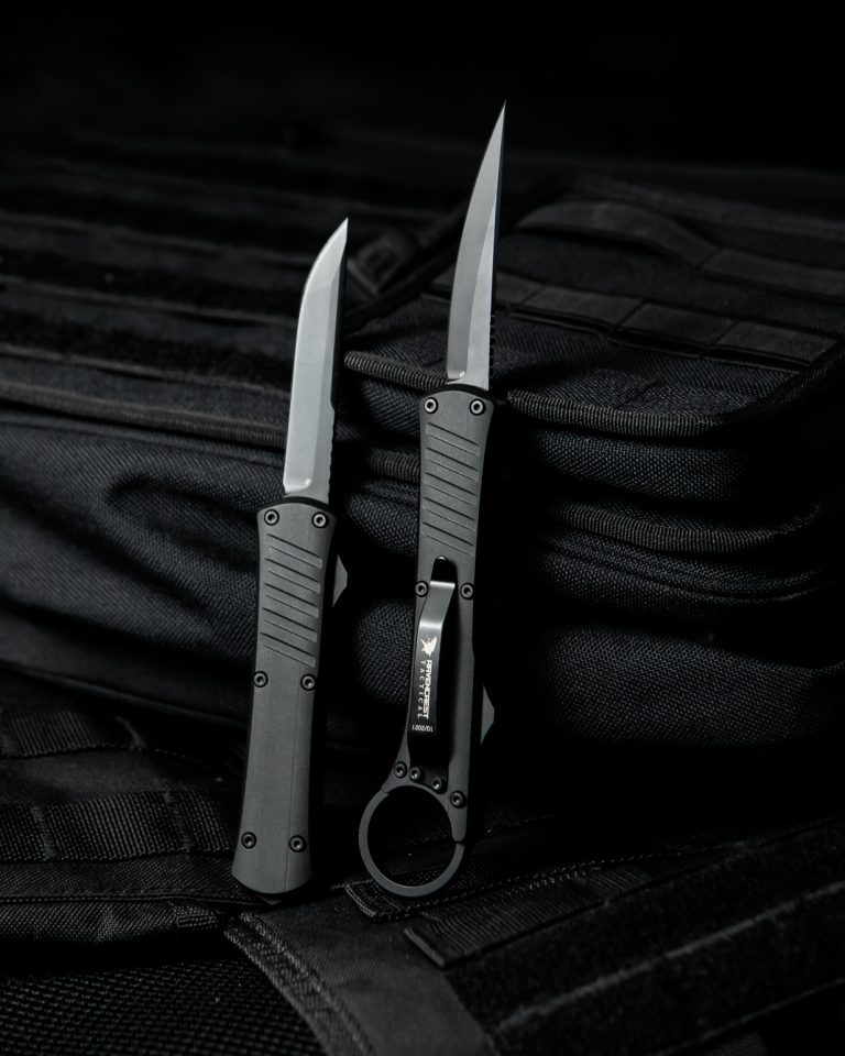 Ring Reaver OTF Knife OTF (out the front) Knife - Black - Shop Now